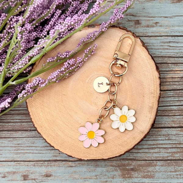 Daisy Keychain - Etsy