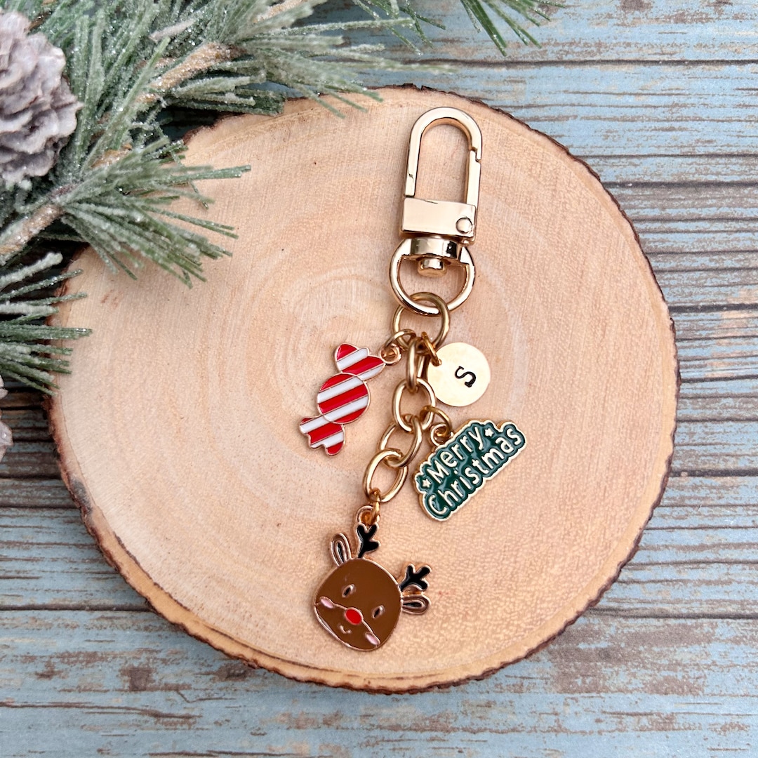 Christmas Reindeer Keychain, Holiday Aesthetic Enamel Keychain Charm ...