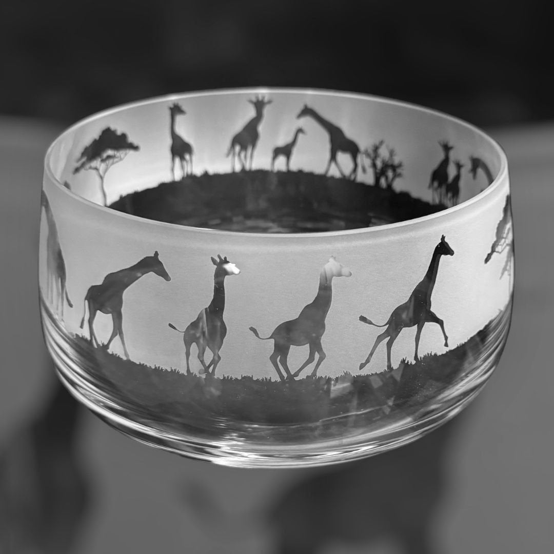 GIRAFFE CRYSTAL BOWL | Clear Crystal Glass 21cm Tapered Fruit Bowl With ...