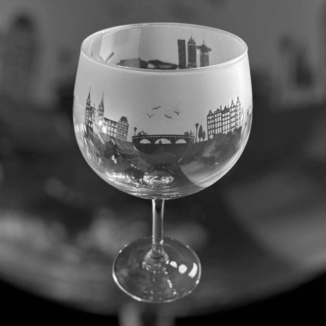 VERRE À GIN AMSTERDAM | Ballon à gin en verre 70 cl avec motif frise ...