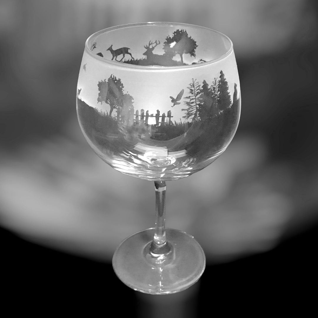 WOODLAND ANIMALS 70cl Glass Gin Balloon With Woodland Animals Frieze ...