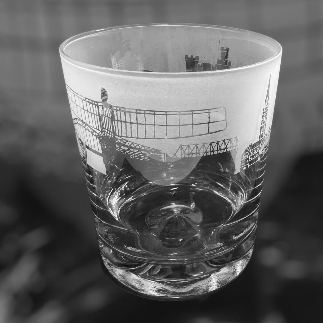 NEWCASTLE SKYLINE GLASS | 30cl Glass Whisky Tumbler With Newcastle ...
