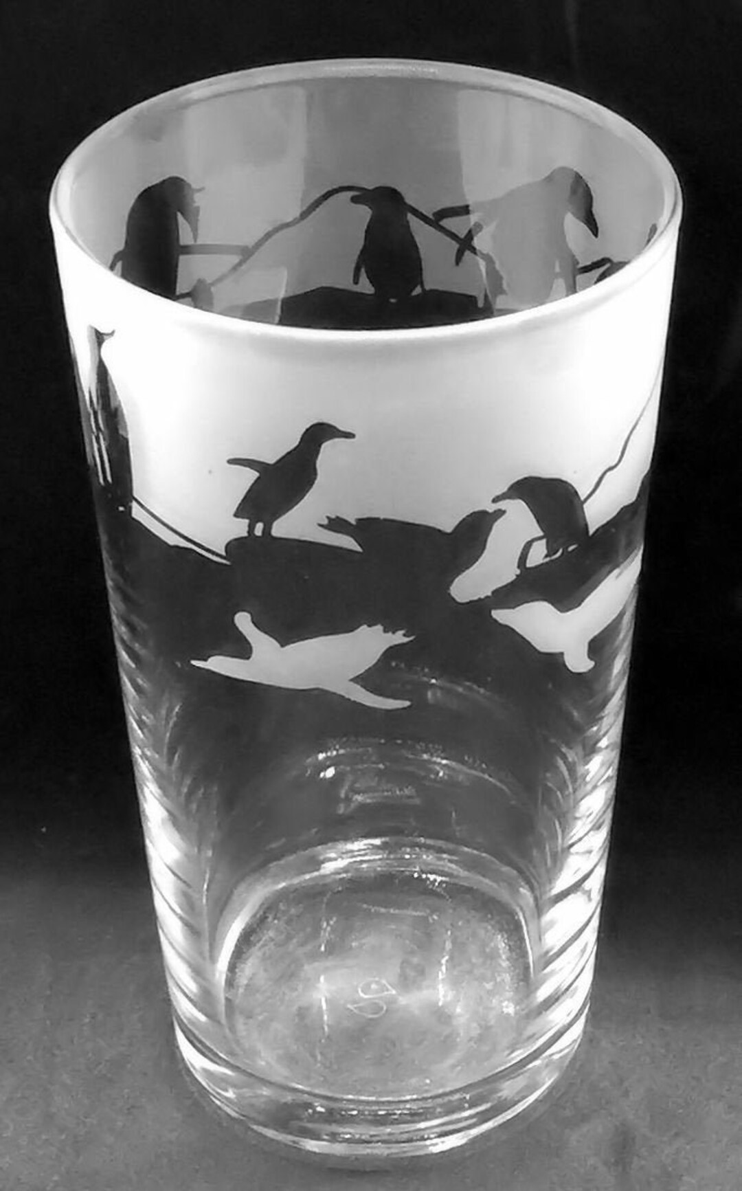 PENGUIN PINT GLASS | 57cl Conical Pint Glass With Penguin Frieze Design ...