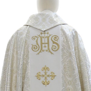 Gothic Style Chasuble With Matching Table - Embroidered "heart of Jesus ...