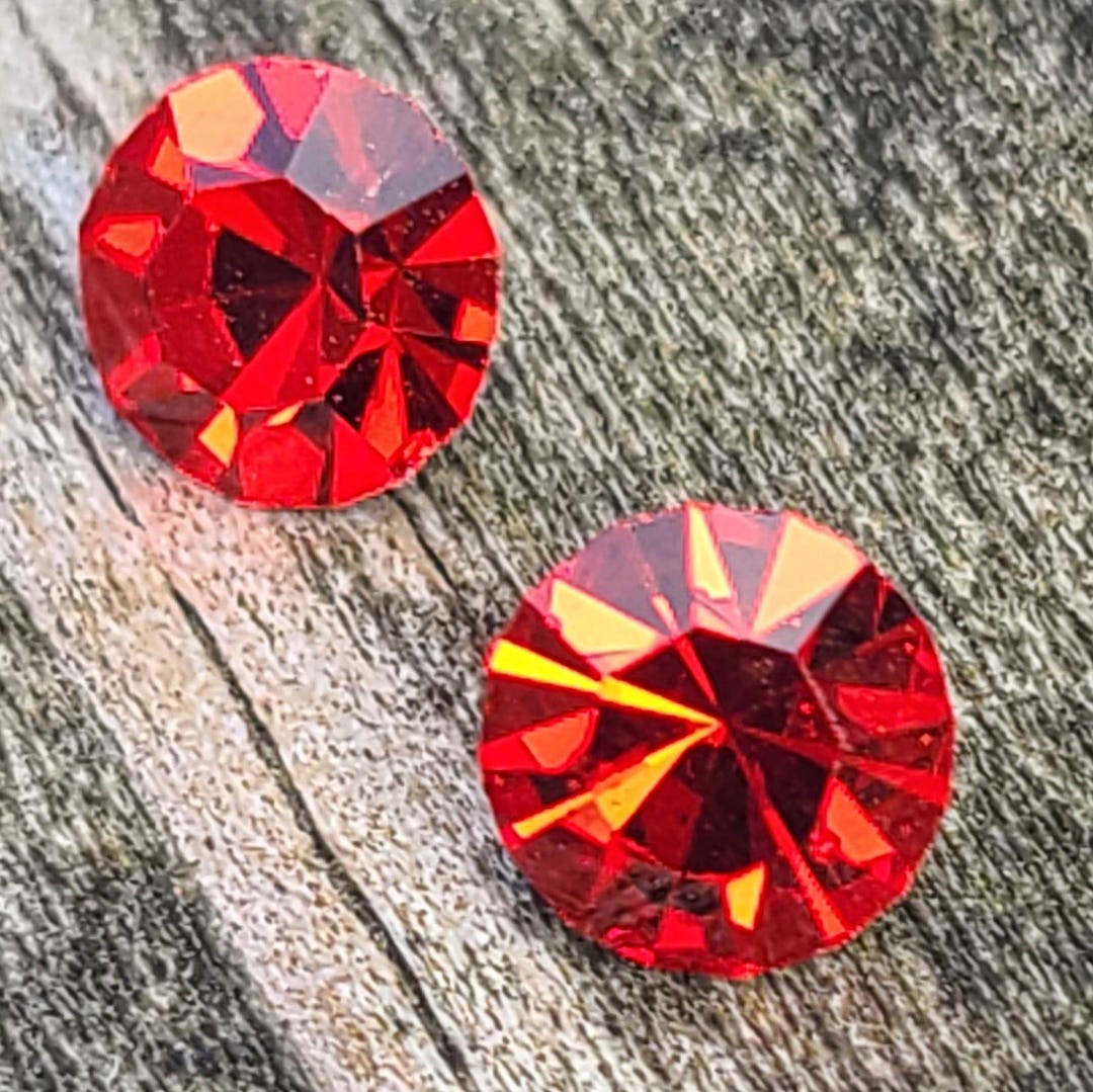 LIGHT SIAM Crystal GF (29ss ~ 6mm) Preciosa Optima Chaton Rhinestones ...