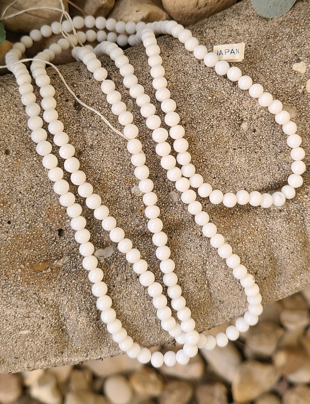 Vintage Pre-war II Japanese Glass Beads, Pure White Surface Round Old ...