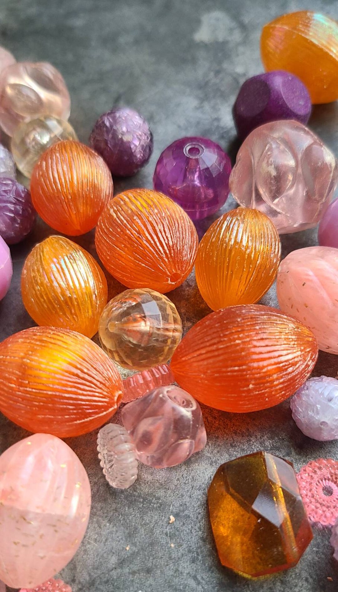 Vintage Orange Bead Lot ~ Plastic Barrel Orange, Purple, Pink 50's and ...