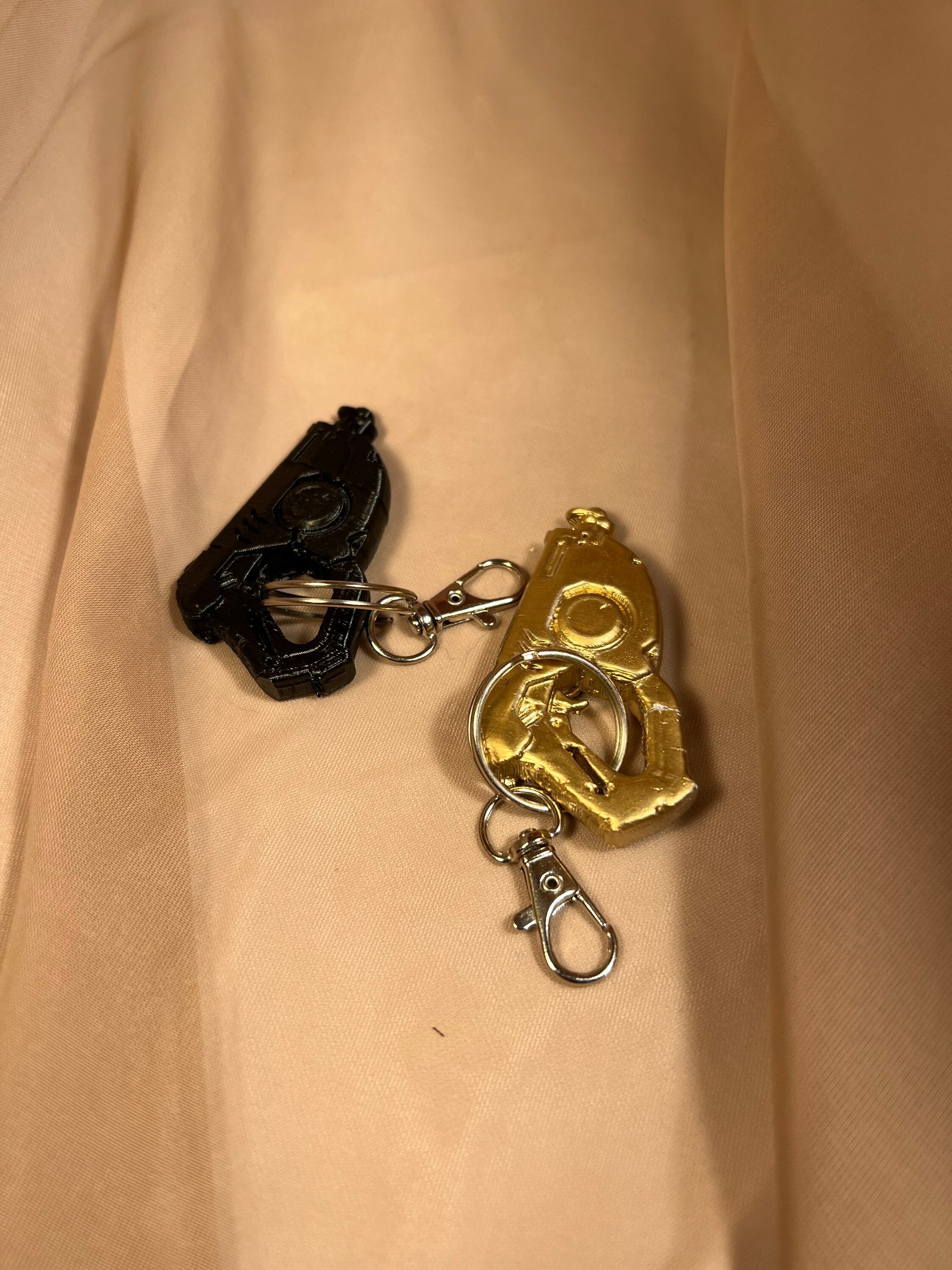 Overwatch Tracer Gun Keychain - Etsy