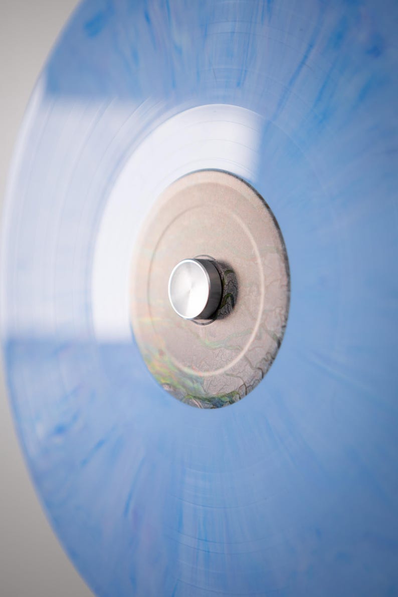 All-metal Magnetic Vinyl Record Display | Modern Wall Mount for Albums ...