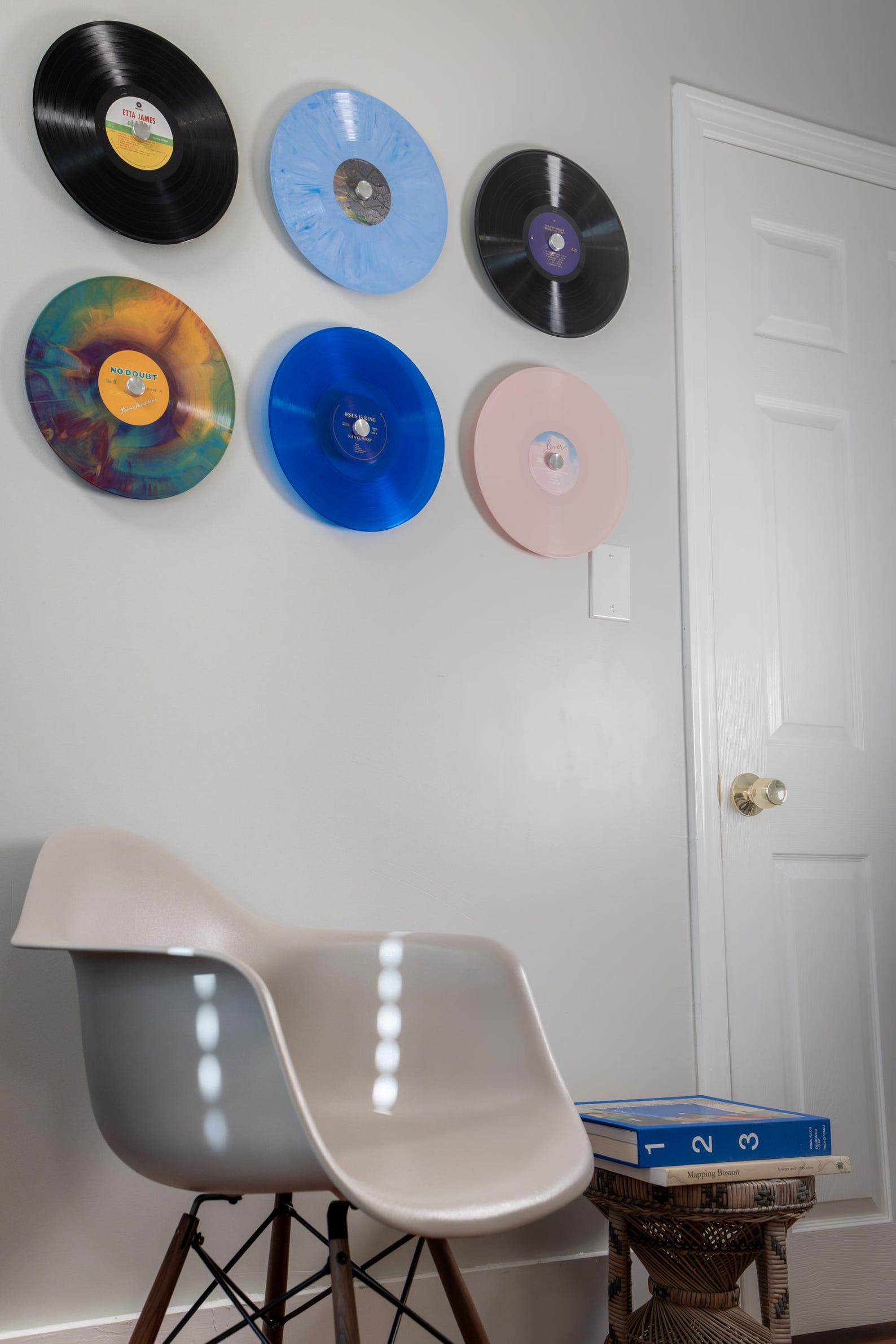 All-metal Magnetic Vinyl Record Display | Modern Wall Mount for Albums ...