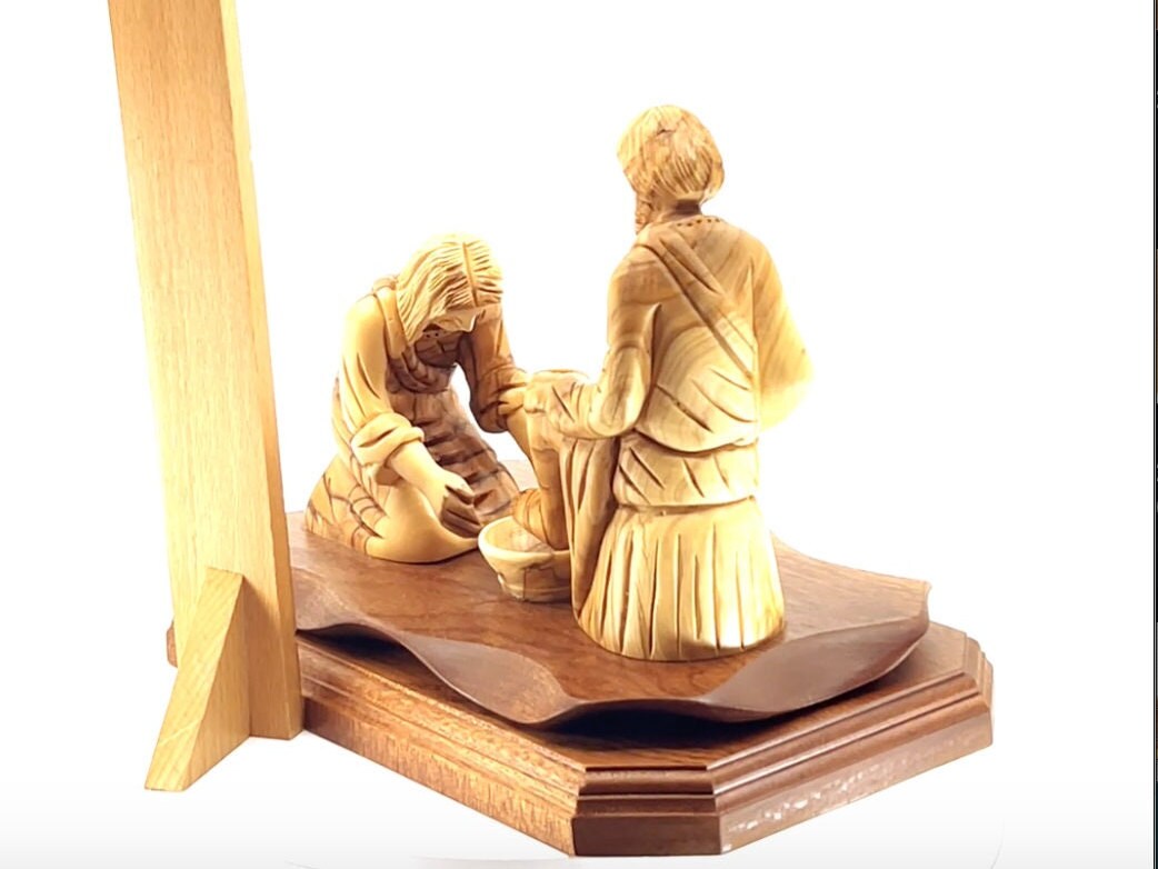 Jesus Christ Washing of the Feet Statue, Hand Carved Olive Wood Grown ...