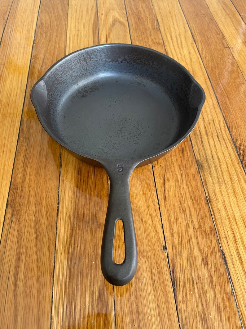Wagner 5 Unmarked Cast Iron Skillet Restored - Etsy
