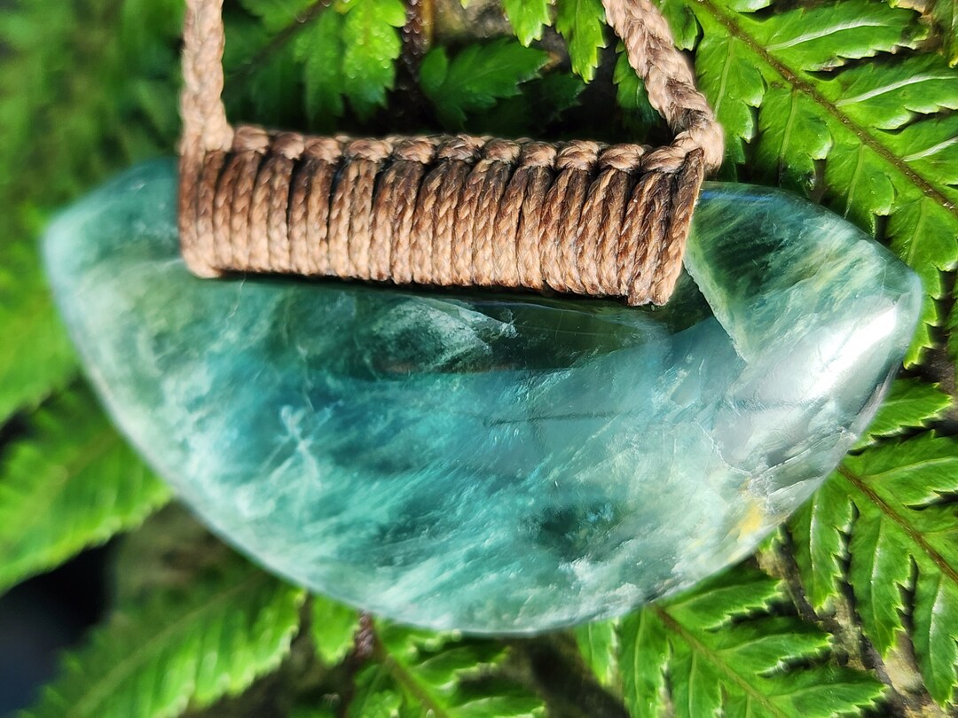 Rare New Zealand Bowenite/ Tangiwai Pendant - Etsy