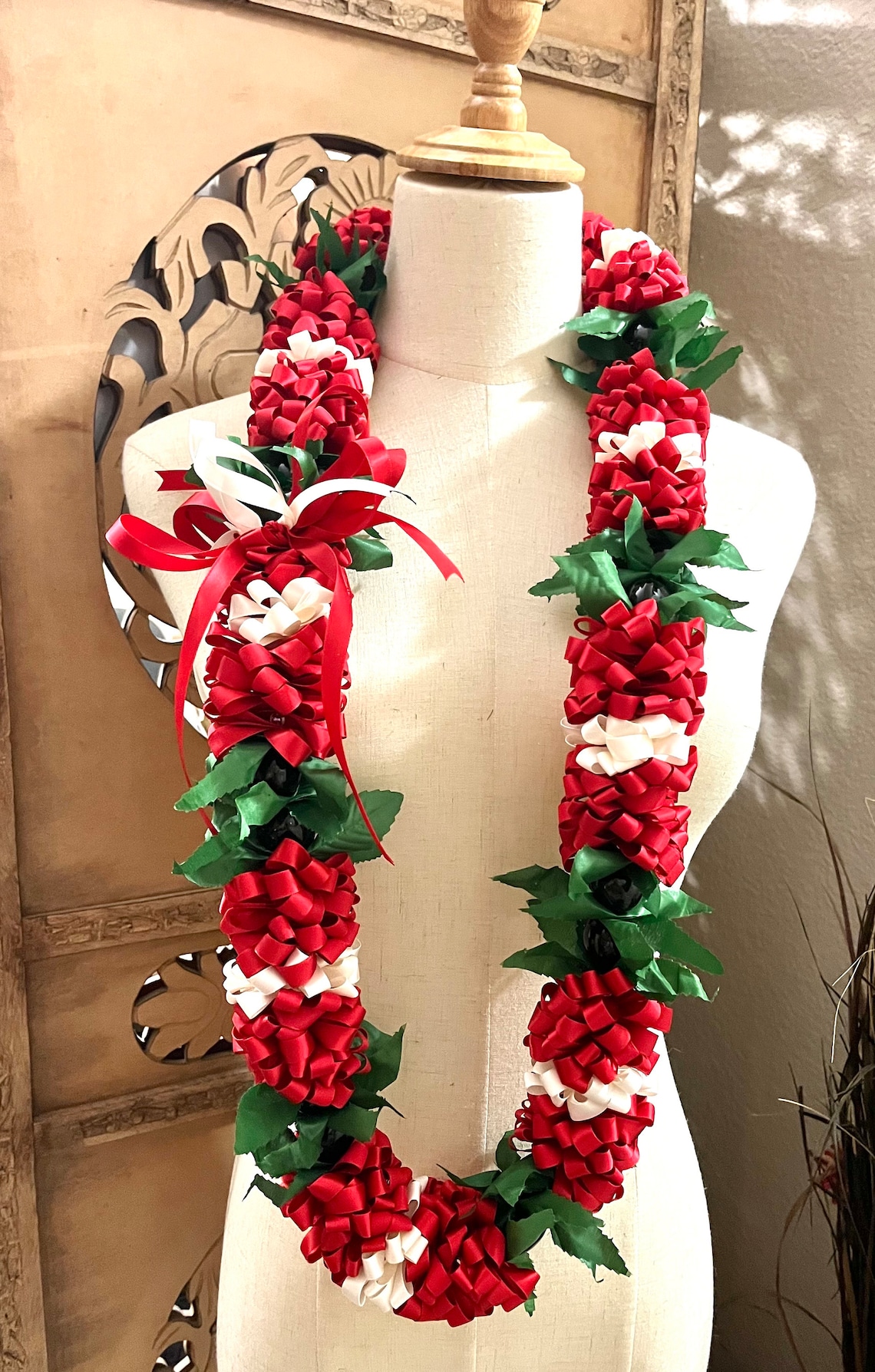 Graduation Leis Combo Vs Singles. Red W/white Satin Ribbons and Kukui ...