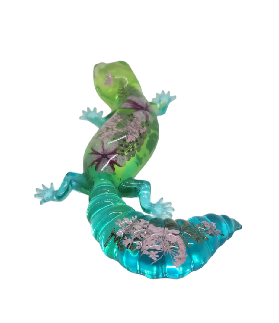 Resin Gecko With Real Flowers - Etsy