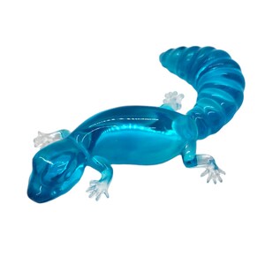 Resin Gecko With Real Flowers - Etsy