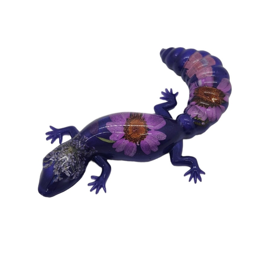 Resin Gecko With Real Flowers - Etsy