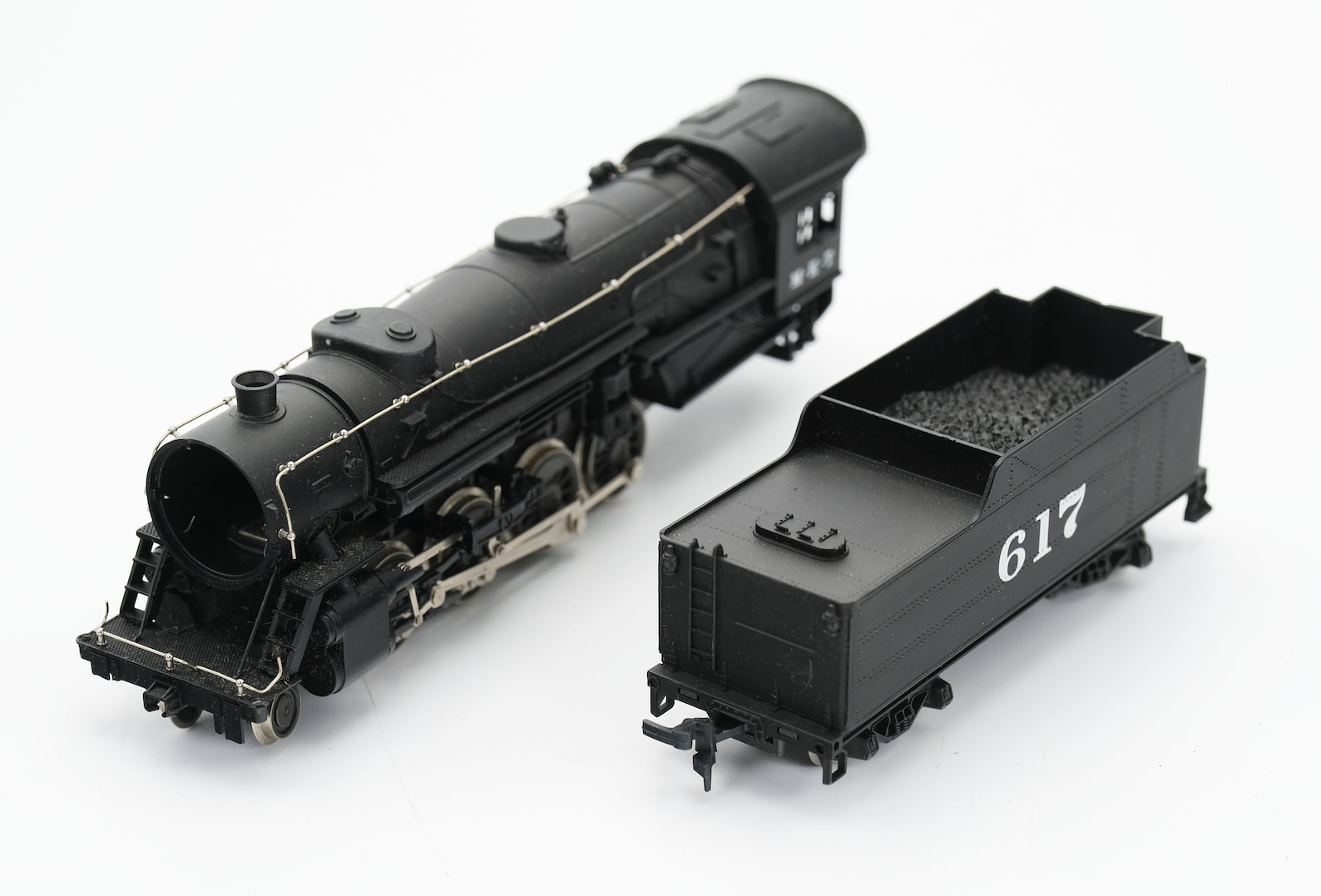 AHM / Rivarossi HO Scale 2-8-2 missing Rear Wheels MKT 617 Heavy Mikado ...