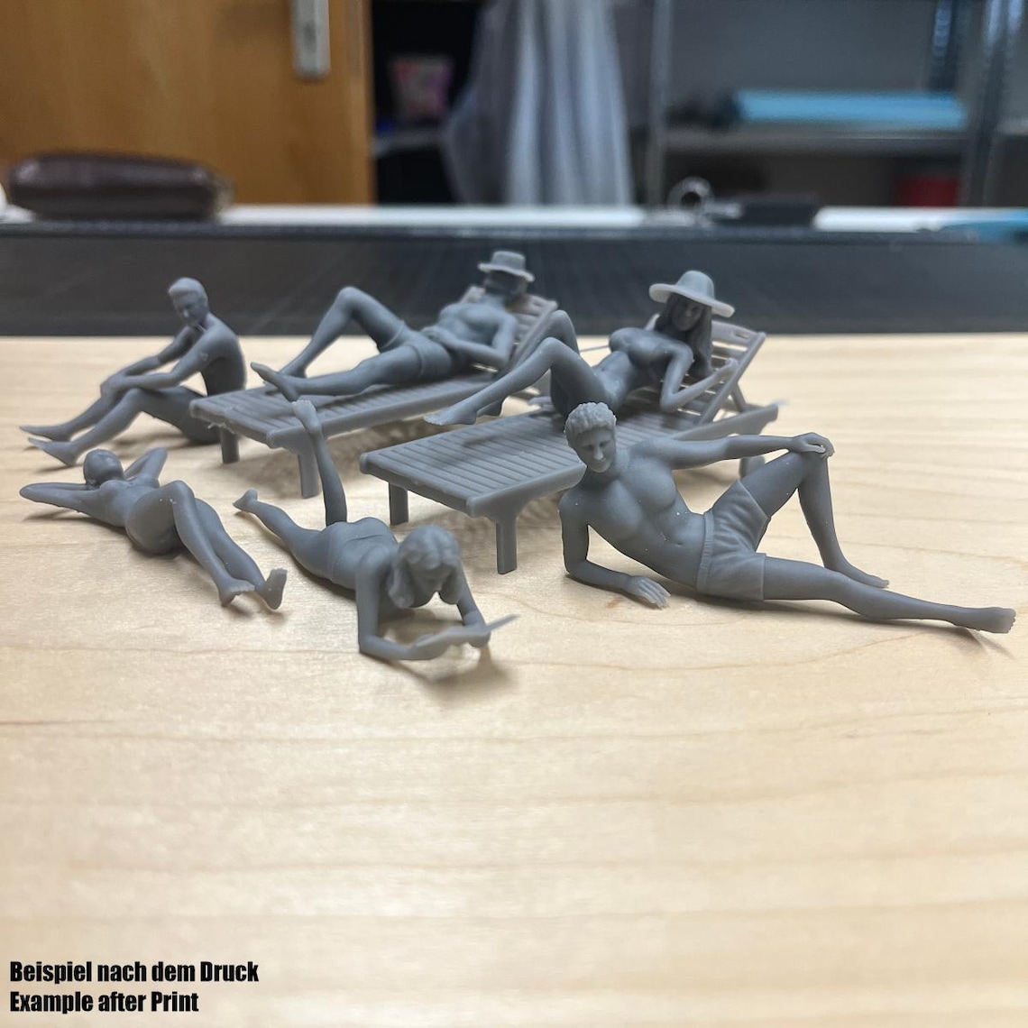 People Chilling on the Beach - Resin Figure Set - 6 Pieces - 1:24, 32 ...