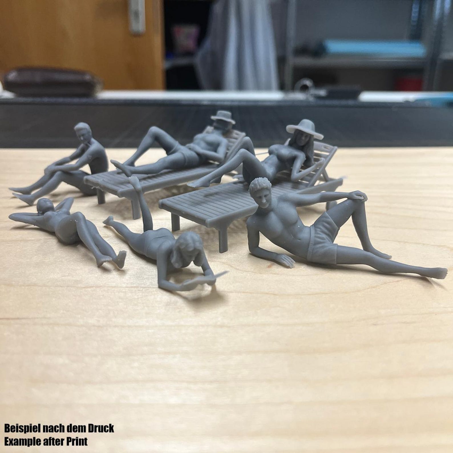 People Chilling on the Beach - Resin Figure Set - 6 Pieces - 1:24, 32 ...