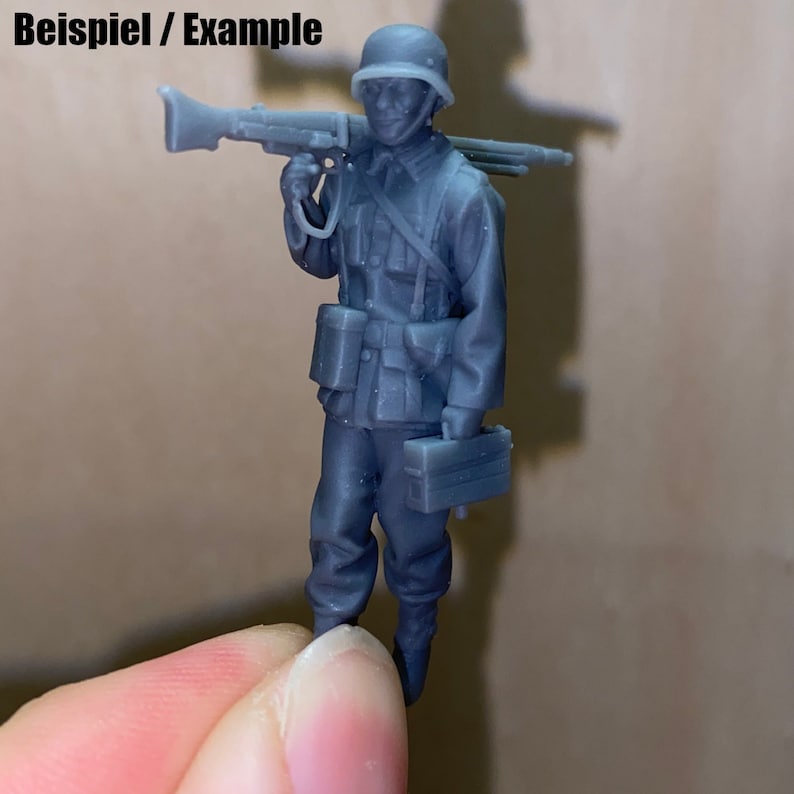 Model Figures - German Soldiers in a Combat Set With MG42 WW2 - Scale 1 ...