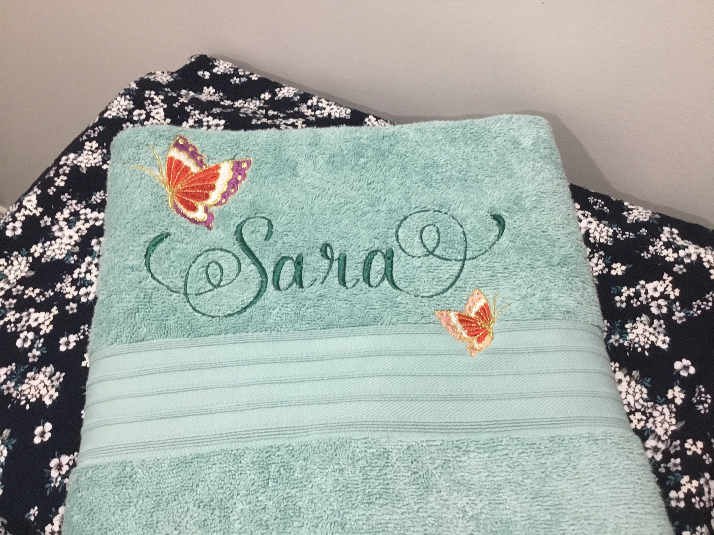 Personalised Bath Towel/ Embroidered Bath Towel/ Bath Towel - Etsy