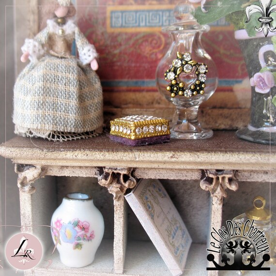 Reminiscence Display Box in Gold Metal With Fine Gold and - Etsy