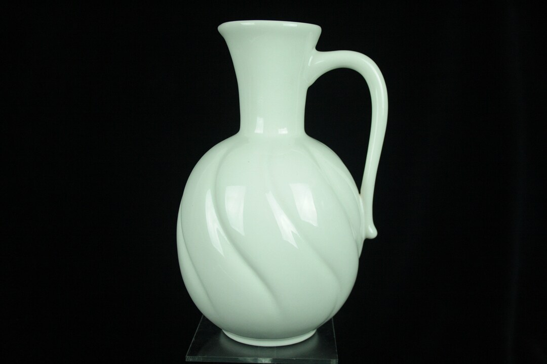 Zenith Gouda Delft White Classic Pleated Jug/ Vase - Etsy