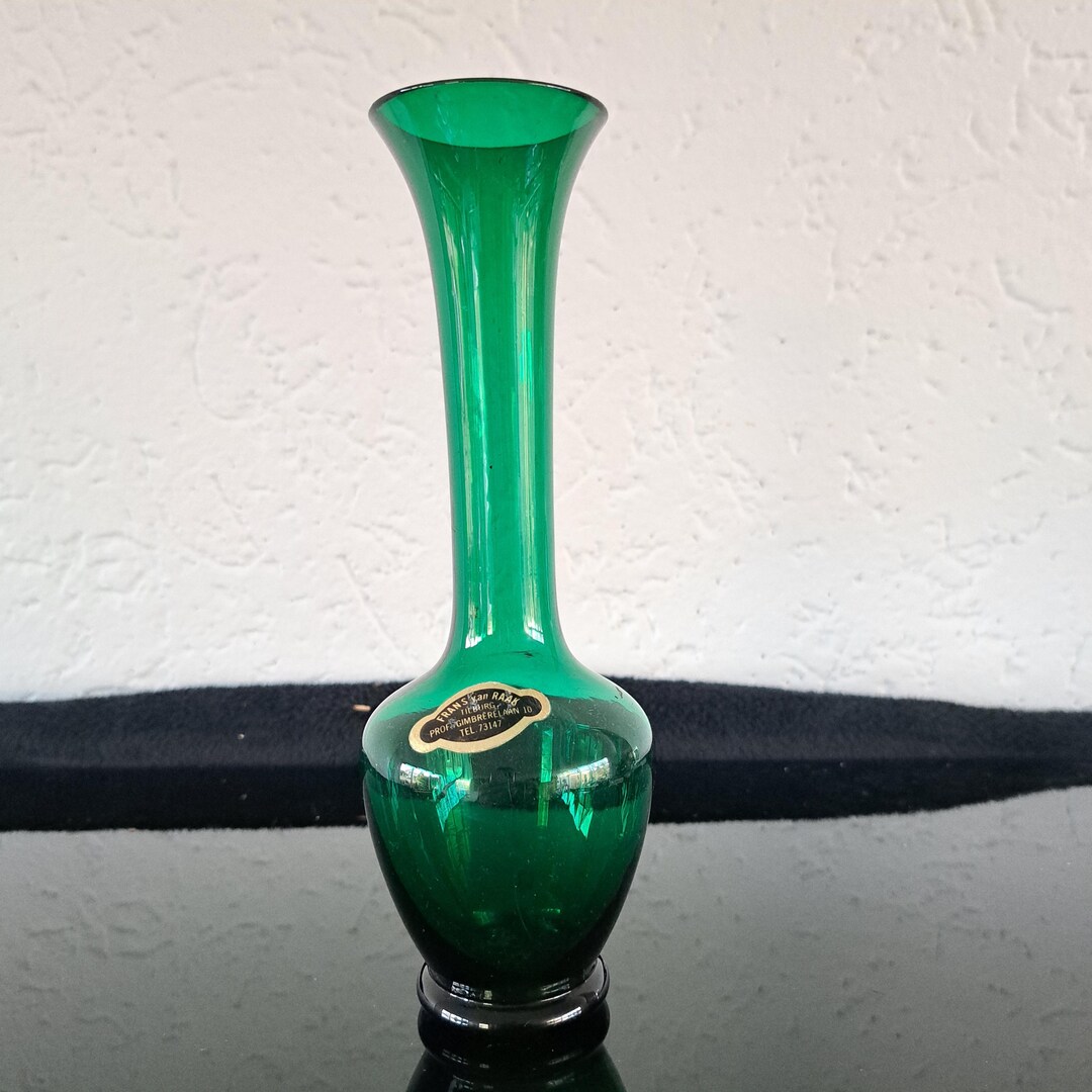 Art Deco Small Emerald Green Blown Glass Vase - Etsy