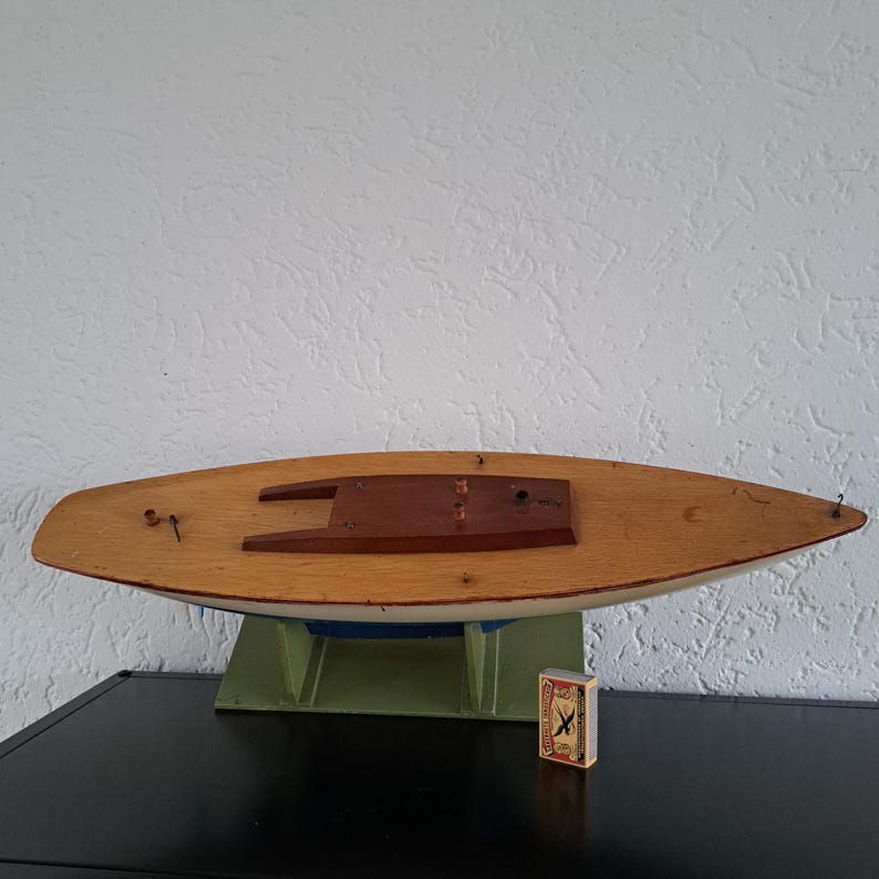 A 20th Century Seifert-boot German Pond Yacht Body With Blue/cream Body ...