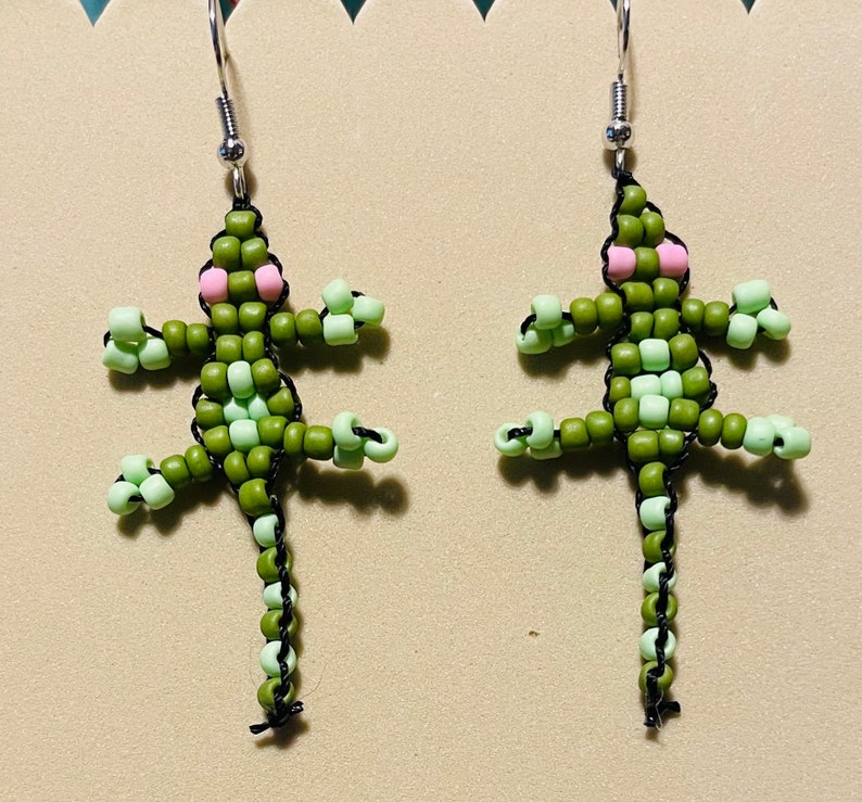 Mini Beaded Lizard Earrings - Retro 90s - Etsy