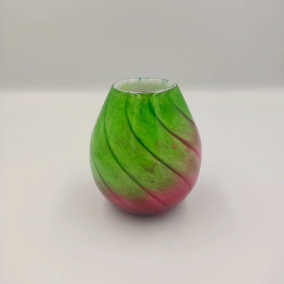 Vintage Mtarfa Bud Vase Encased Green Red Cranberry White Speckled ...