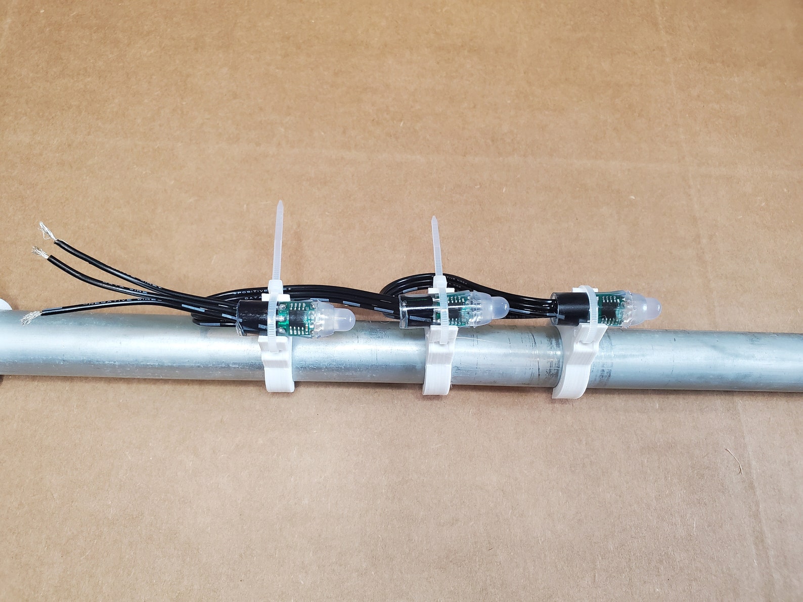 3/4 and 1/2 Vertical EMT Clips, EMT Parallel Pixel Clips - Etsy