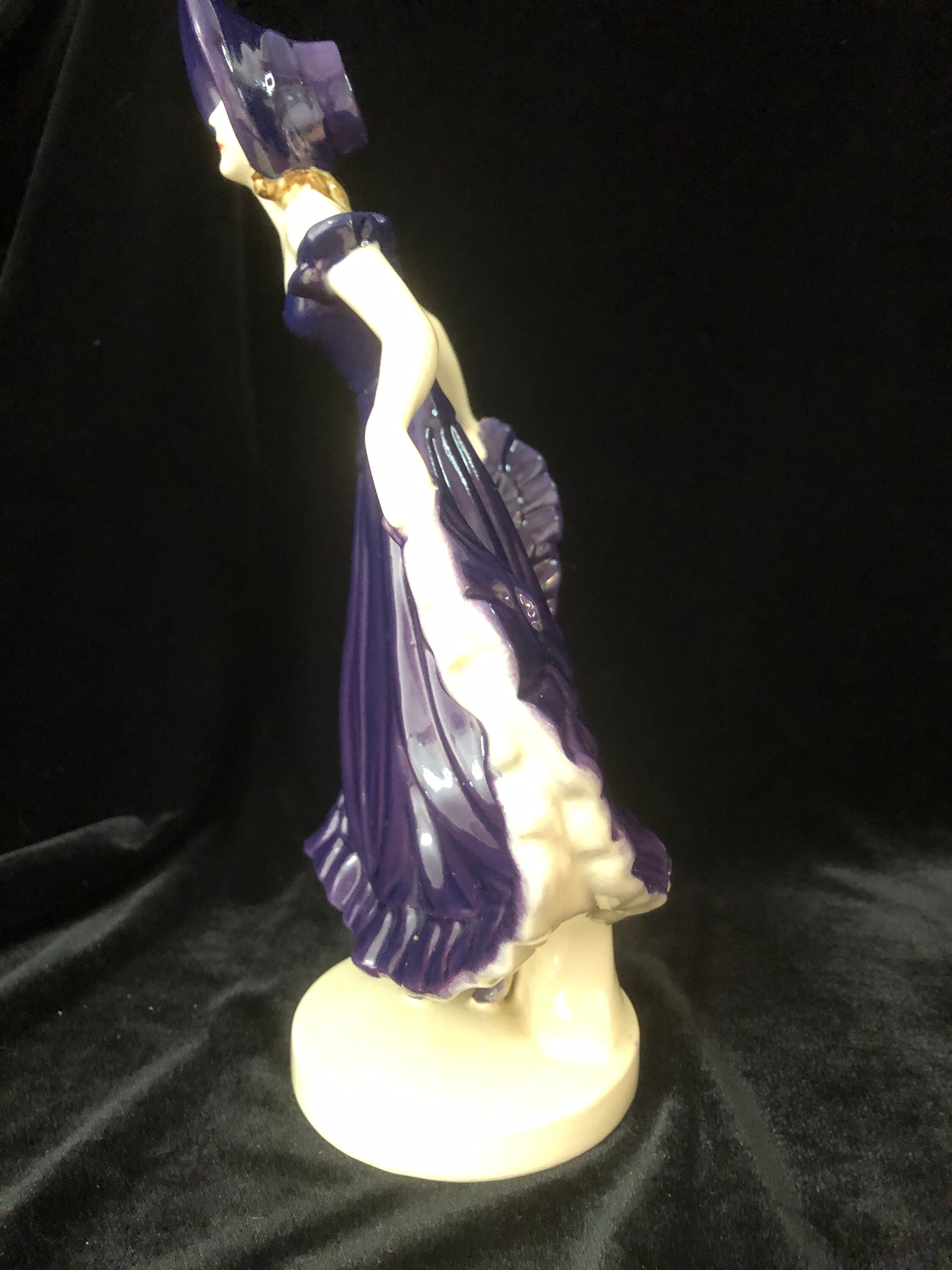 Vintage Figurine of a Young Lady Curtsying. Czechoslovakia. C1920's ...