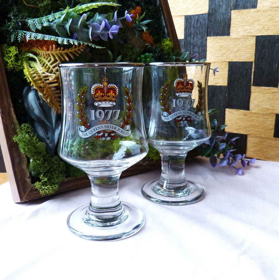 Queen Elizabeth II 1977 Silver Jubilee Beer Goblets - Collectible Dema ...