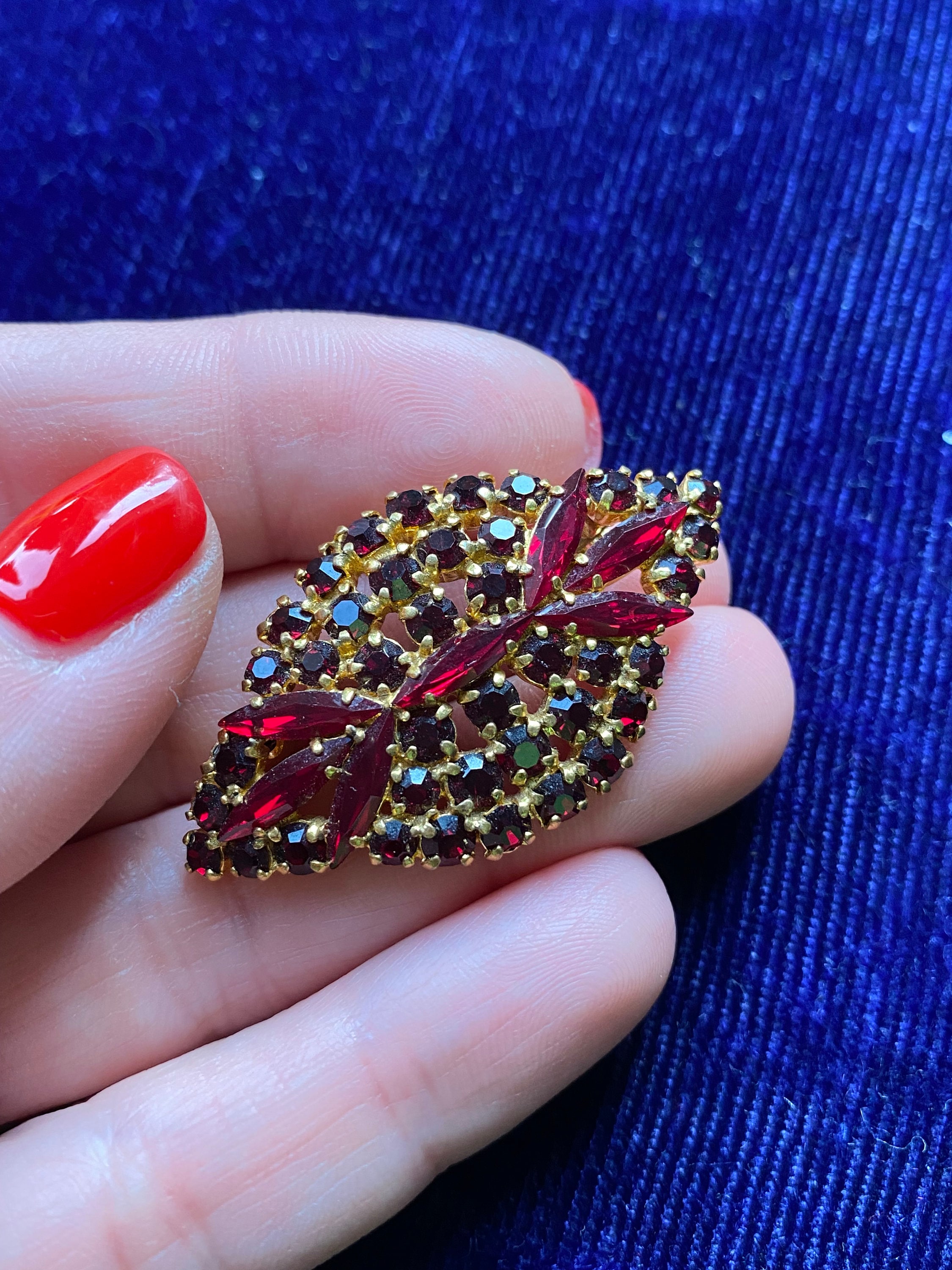 Etsy brooch store