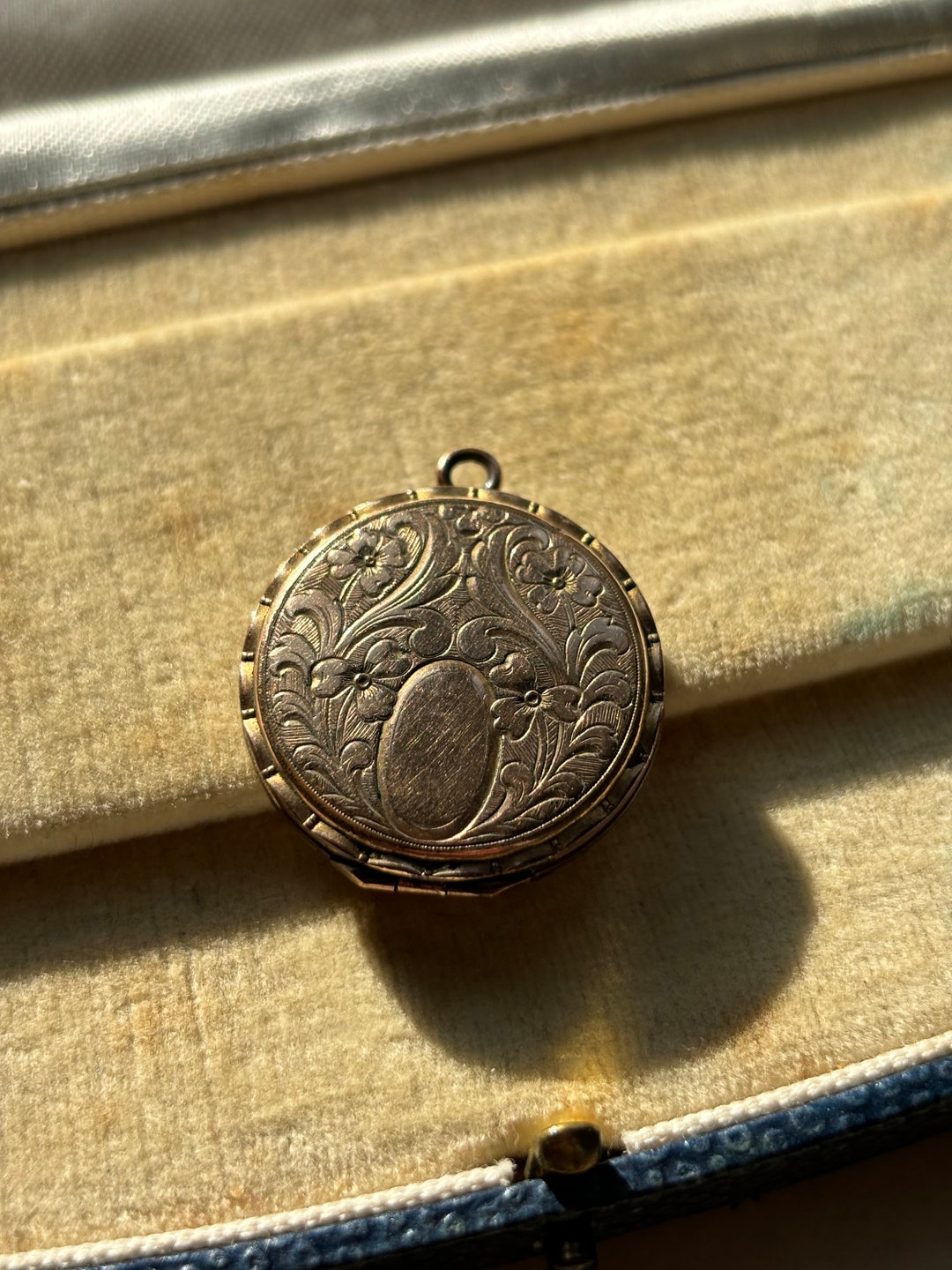Antique Engraved Gold Plated Photo Locket Pendant - Etsy