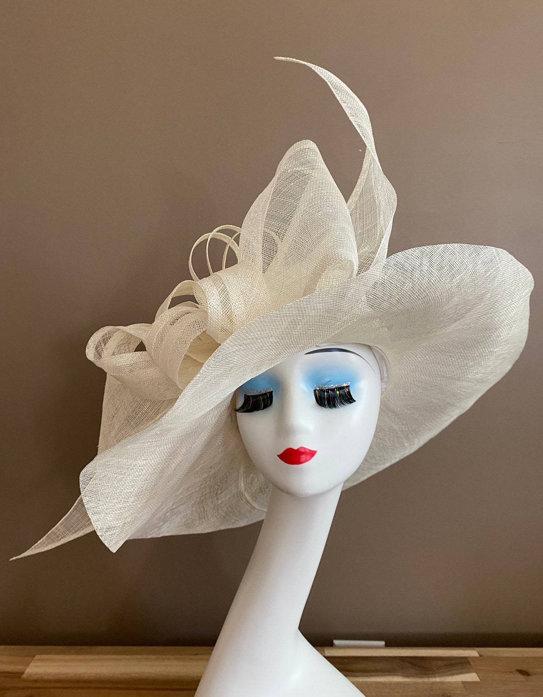 Ivory/white Wide Brim Carriage Church Kentucky Derby Hat With Super ...