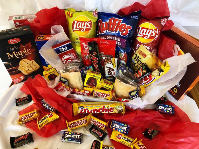 The Ultimate Canadian Snack Box Canada Care Package Chocolate, Chips ...