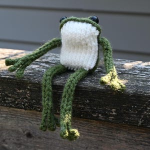 Little Knit Frog Plushie Pattern | Stuffed Animal | Toy Knitting ...