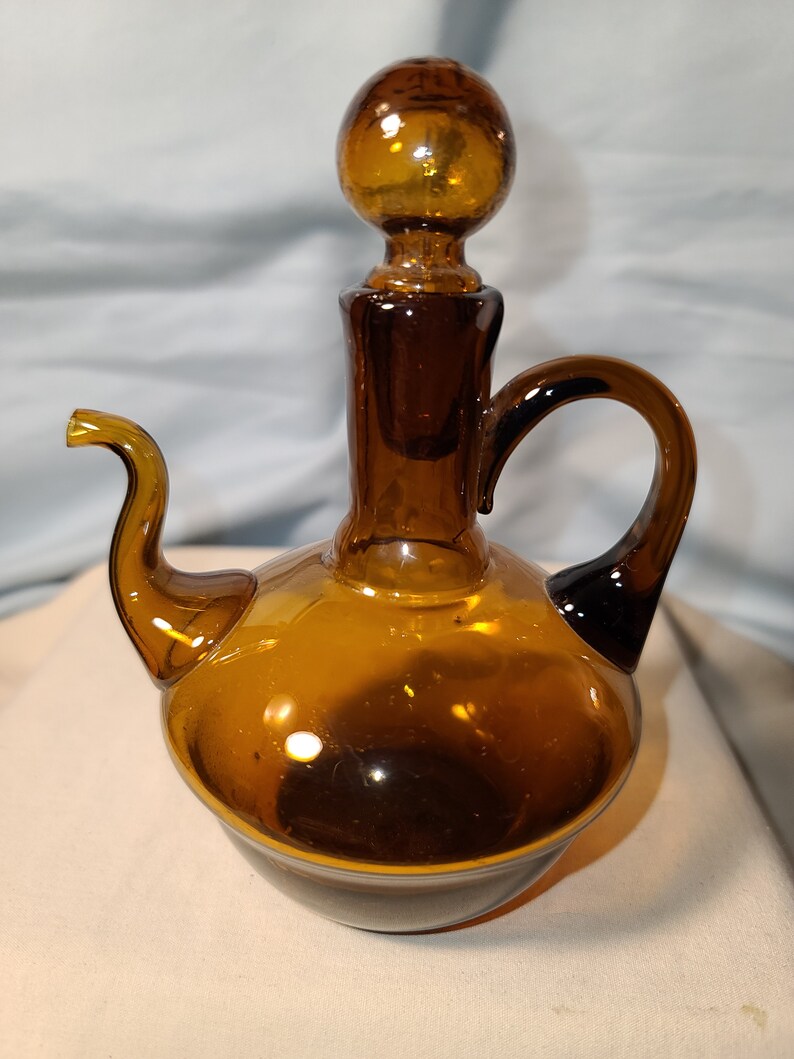 VINTAGE SMALL BROWN Glass Pitcher With Glass Stopper Collectable Glass ...
