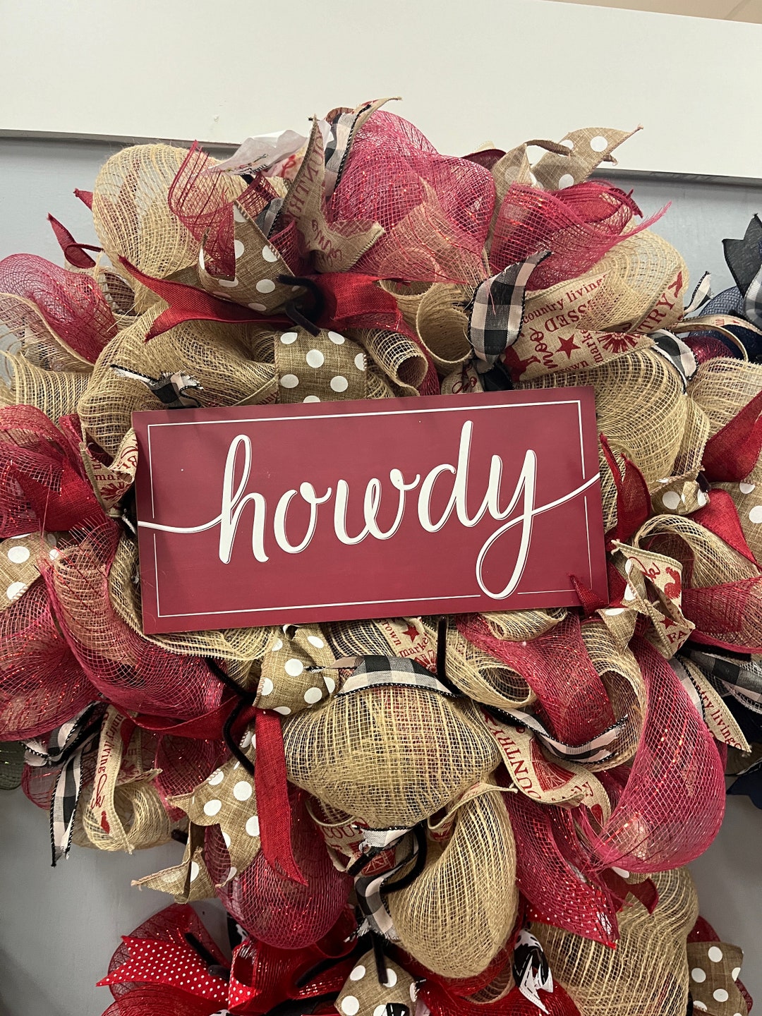 Howdy Rustic Wreath Maroon and Beige Burlap - Etsy