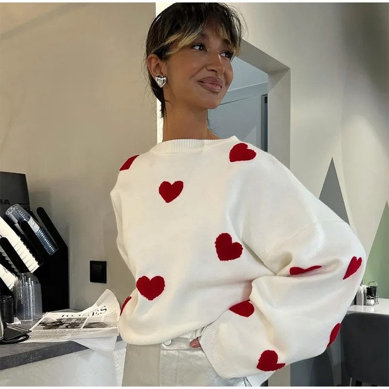Womens Sweaters Long Sleeved O Neck Pullovers New Heart Embroidered