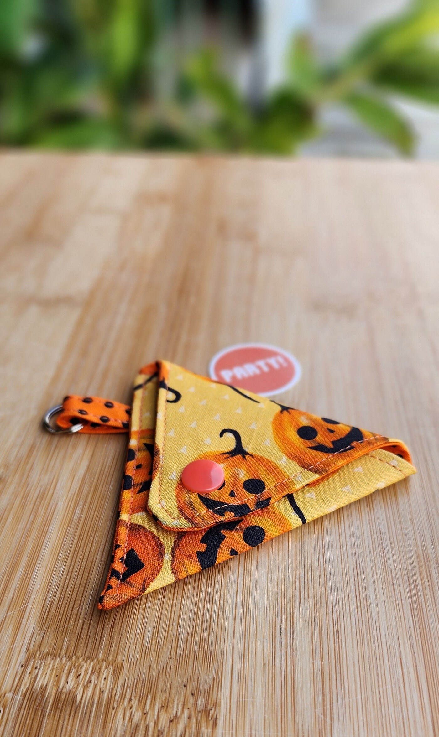 Snap on Button Triangle Shaped Coin Purse With Split Keyring, Earphones ...