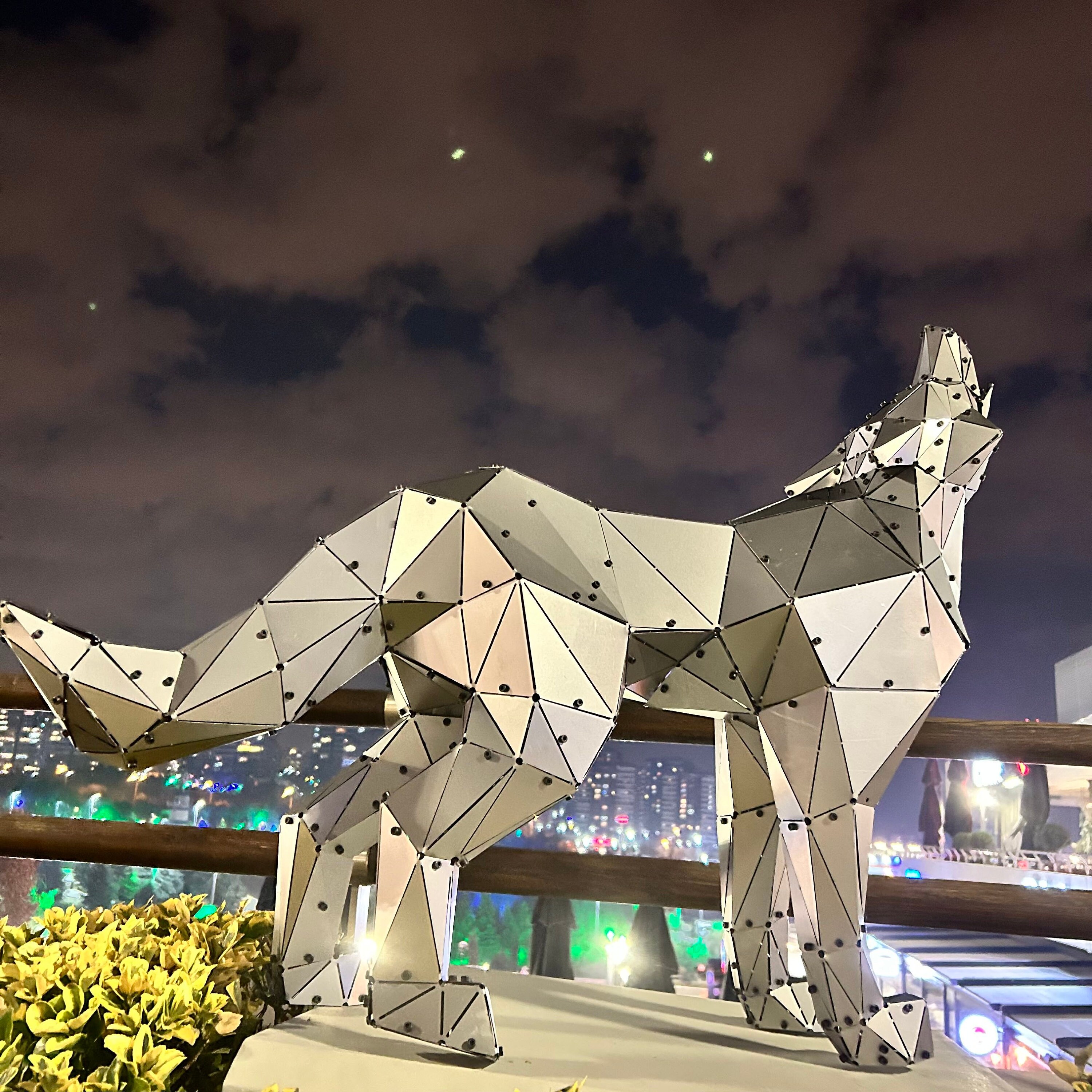 Metal Wolf Statue - 3D Metal Design - Wolf Sculpture - Decorative Wolf ...