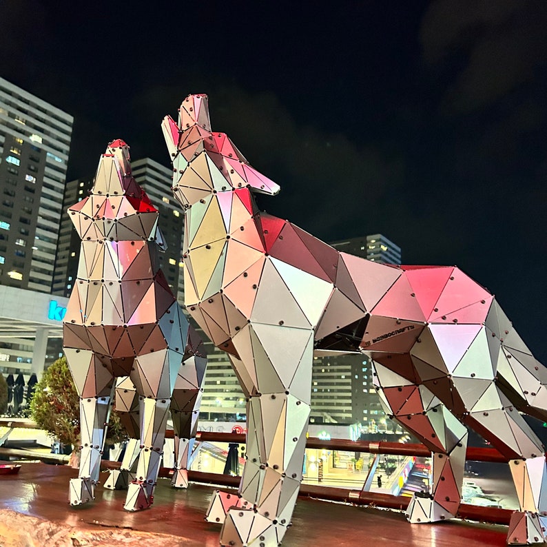 Metal Wolf Statue - 3D Metal Design - Wolf Sculpture - Decorative Wolf ...