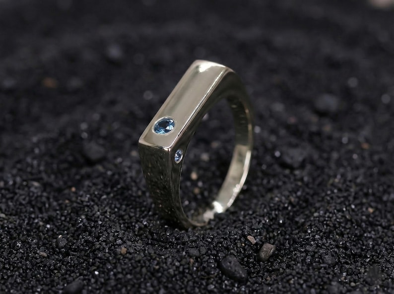 ADONIS Narrow Signet Ring - 9k Gold - Australian Sapphire Madagascan ...