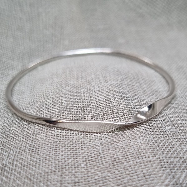 Mobius Bangle - Etsy