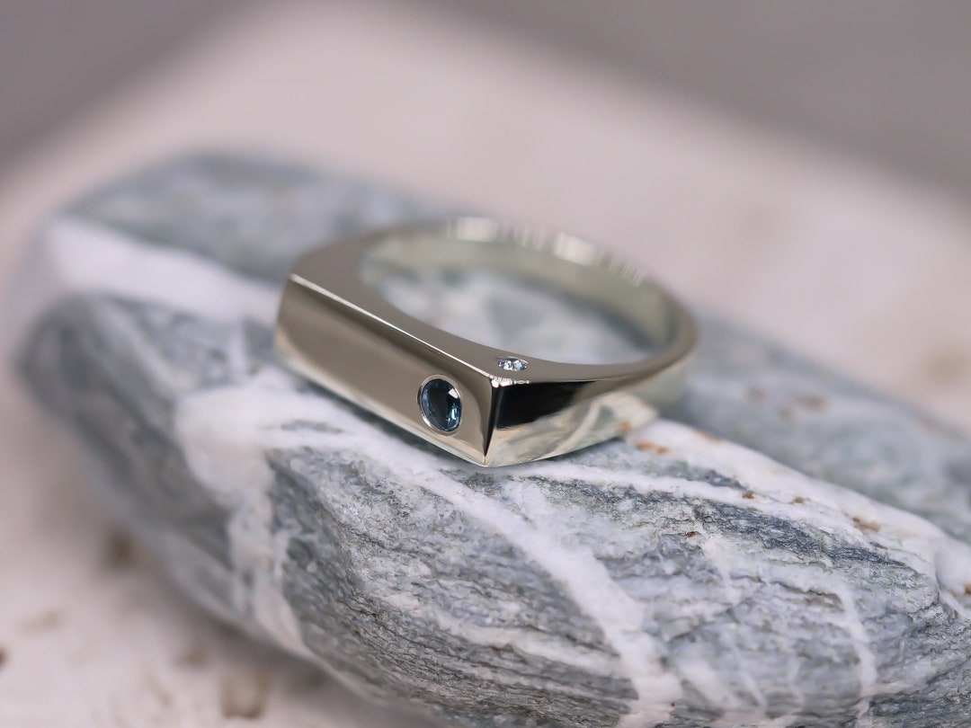 ADONIS Narrow Signet Ring - 9k Gold - Australian Sapphire Madagascan ...