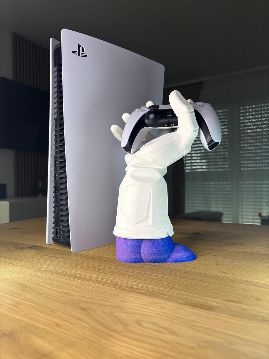 Vegeta Hand Controller Stand - Dragon Ball Z Gaming Holder | PS5, Xbox ...